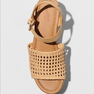 Universal Thread | Shoes | Universal Thread Platform Sandal | Poshmark